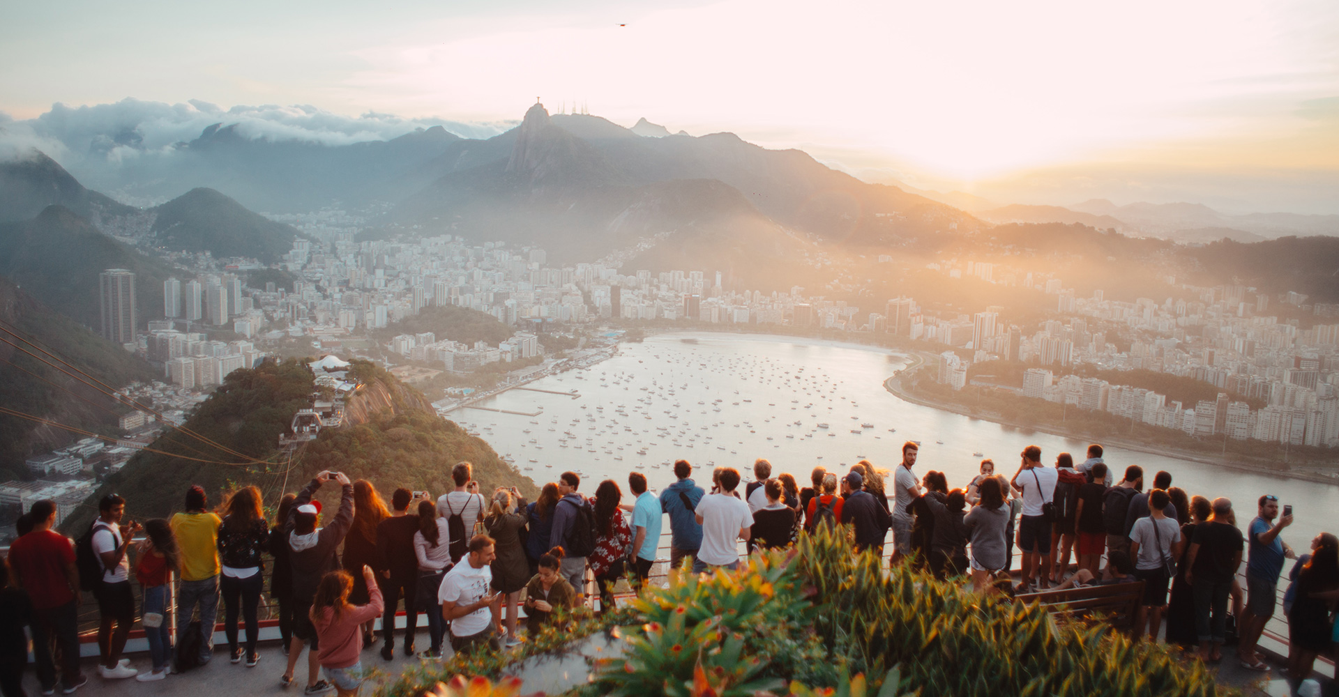 Wireless Audio tour systems rental for guided tours. Rent online ...